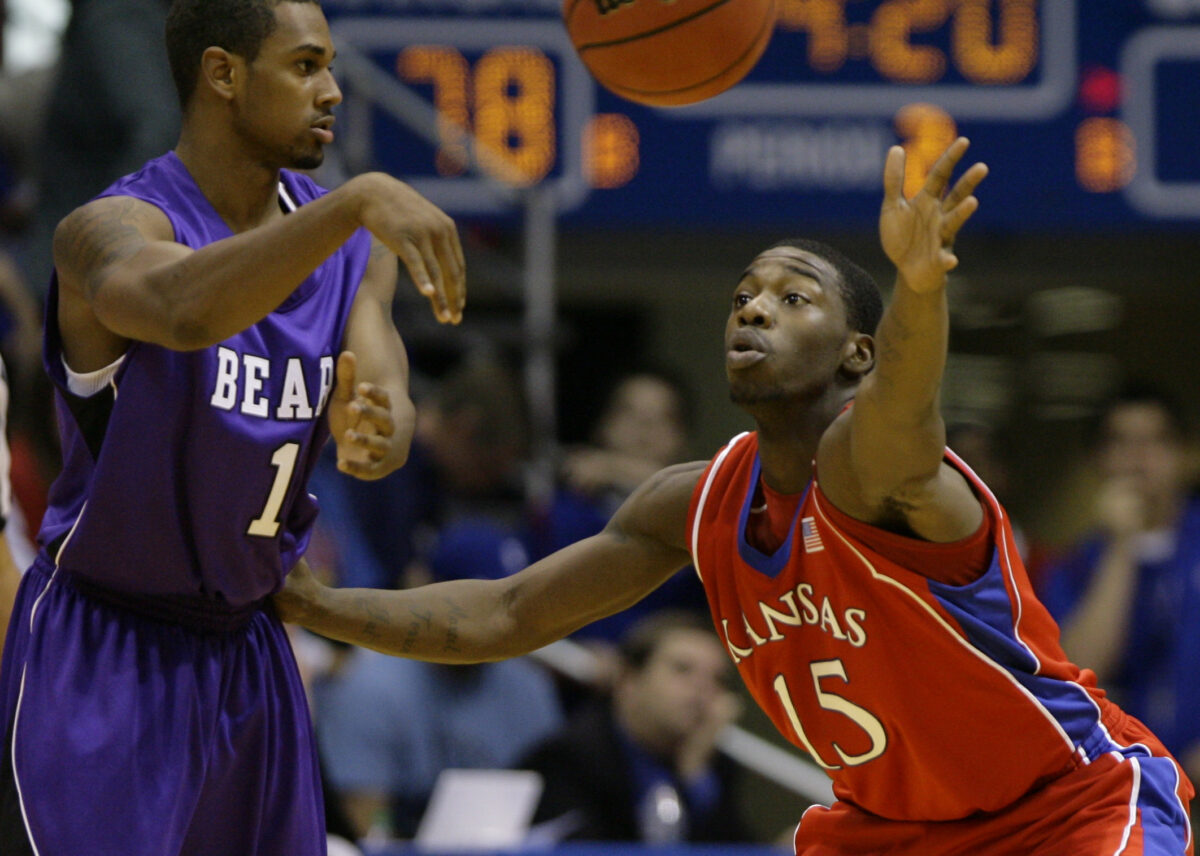 Elijah Johnson to make second start Saturday against La Salle - KU Sports